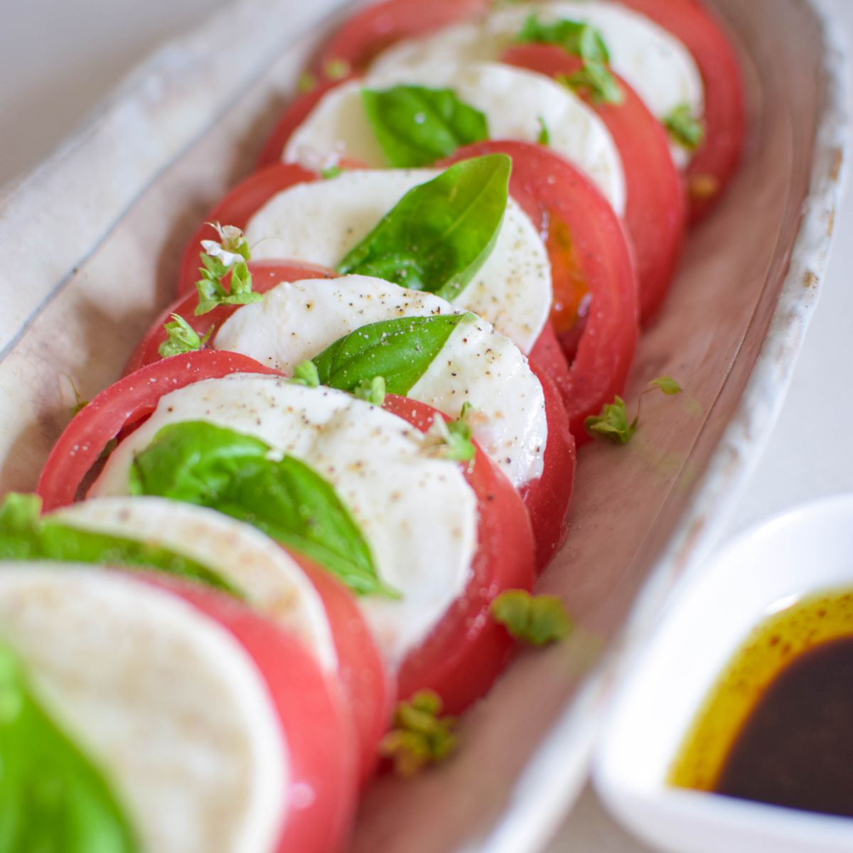 Salade caprese, tomates mozzarella basilic facile - Patati Patate